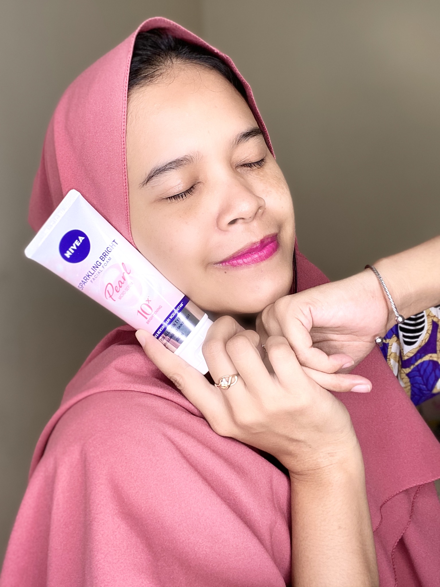 Rahasia kulit Sehat bak Mutiara dengan NIVEA Sparkling Bright Facial ...