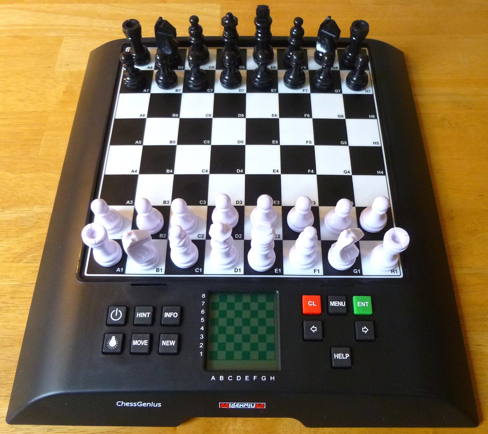 CHESS COMPUTER: Millennium ChessGenius - Richard Lang ist zurück