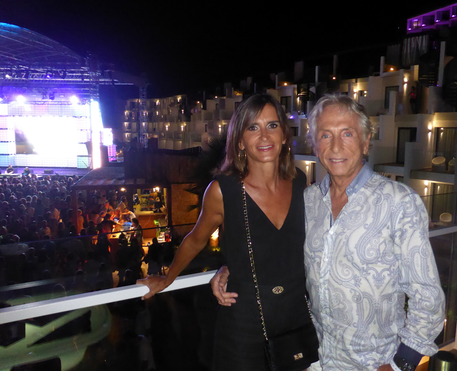 El Observador Solitario: IBIZA. LOS 80s, LAS JOYAS DE JADE JAGGER, Y ...