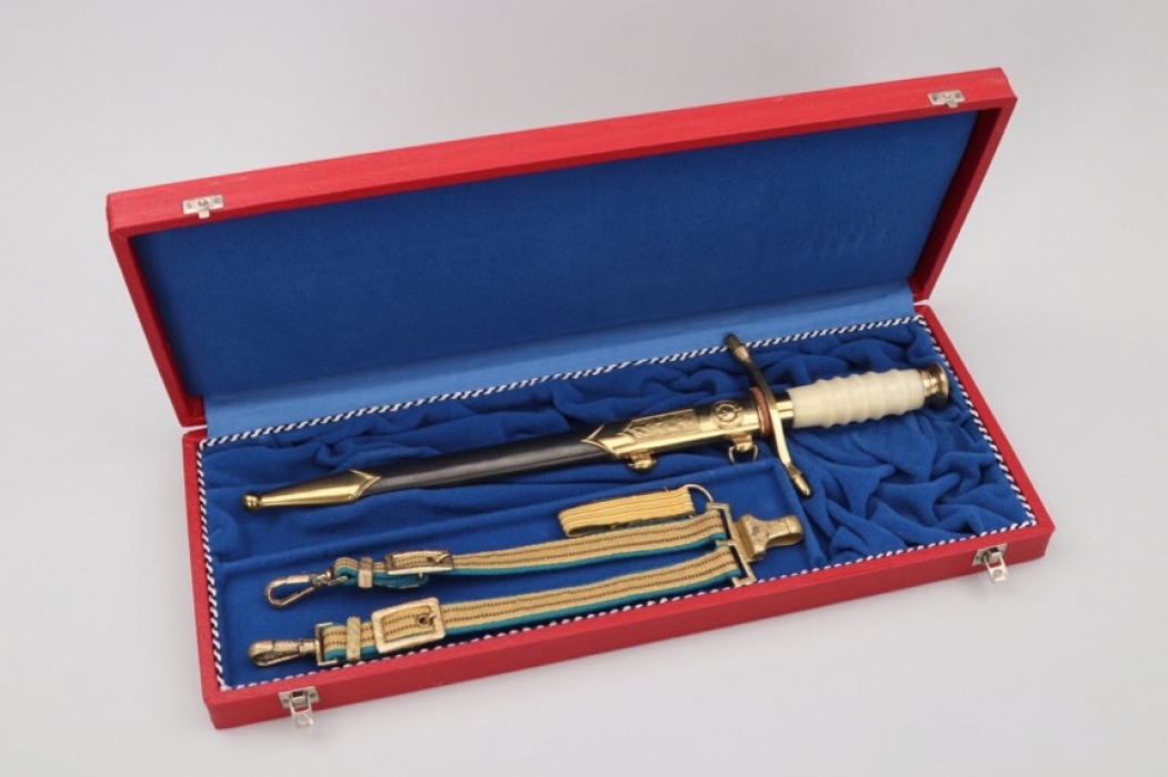 N.V.A. - D.D.R.: Ehrendolch der NVA-Daga de Honor del NVA.