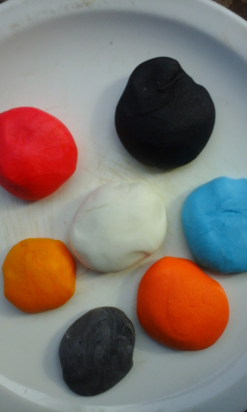 How to colour Fondant