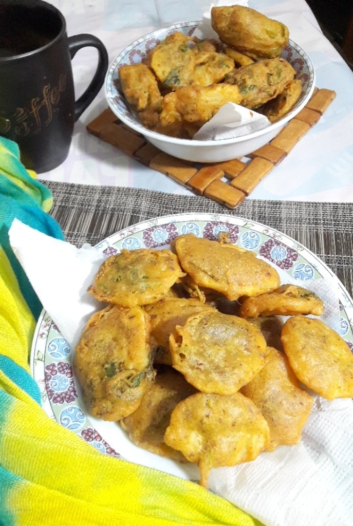 Aloo Pakora Recipe - Yummy Traditional