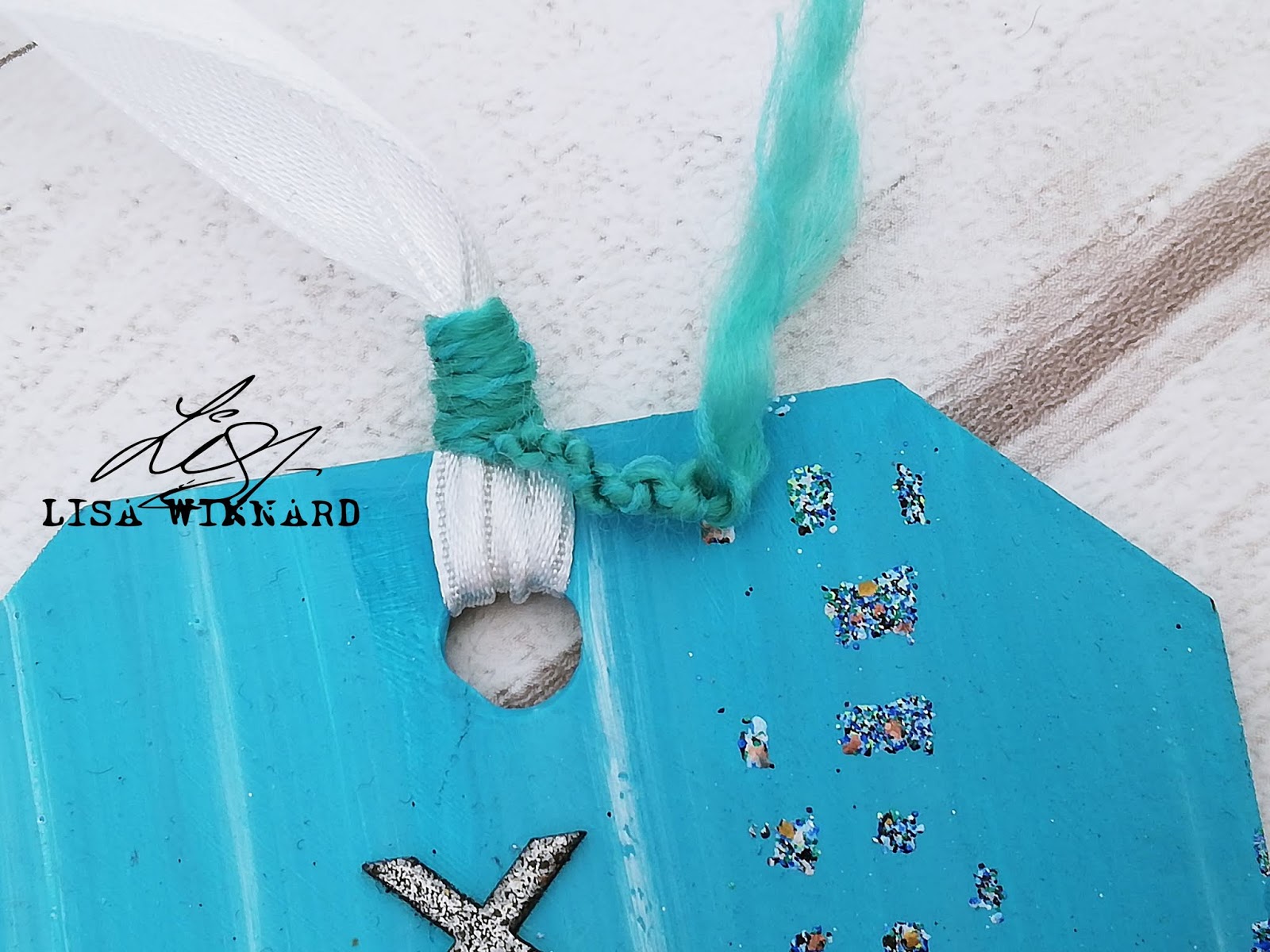 Tando Creative: Heat Embossing with Lisa