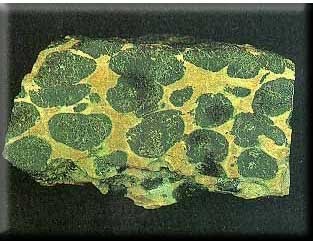 Endapan Mineral Early Magmatic Kromit - house