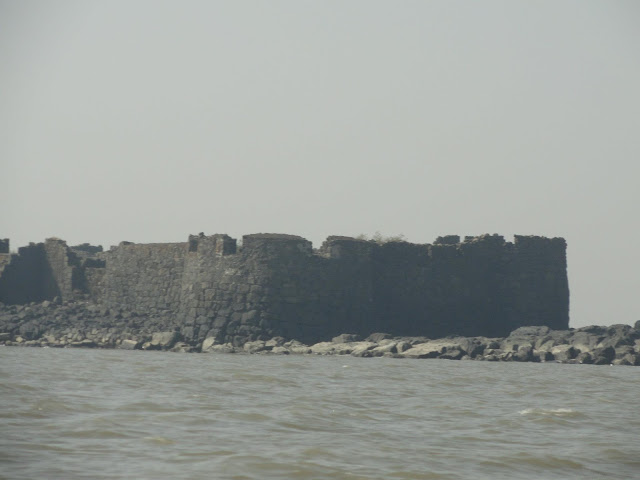 A trip to lesser known coastal fort - Kanhoji Angre Island