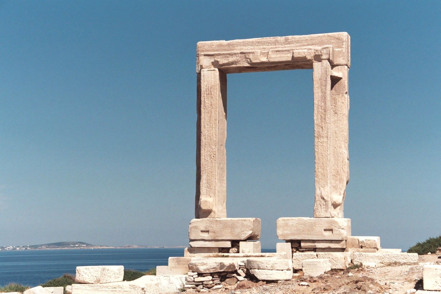 Η Πορτάρα (Ναός του Απόλλωνα) της Νάξου