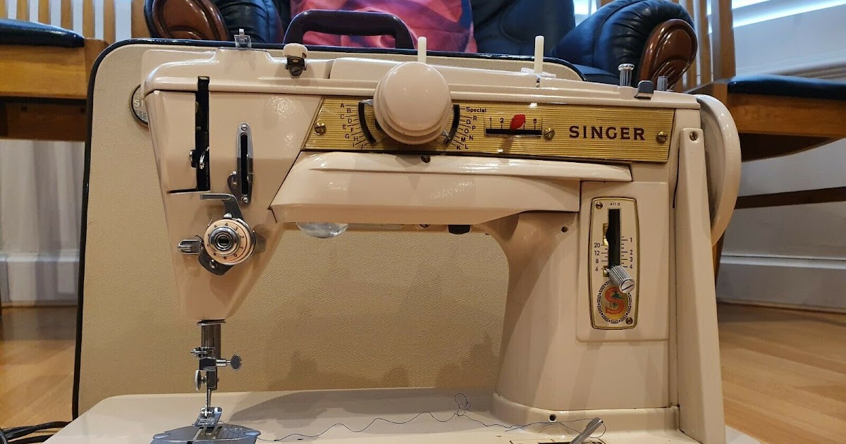 Singer 411G switchable Treadle & Electric