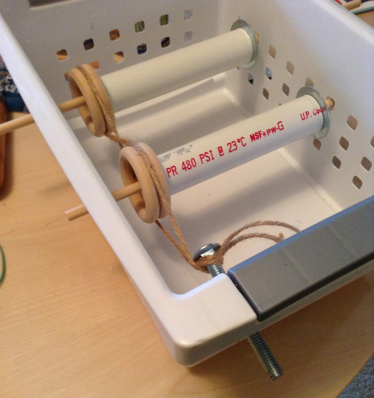 Teach 'n Craft: DIY Affordable Lazy Kate...Yep...I'm spinning yarn