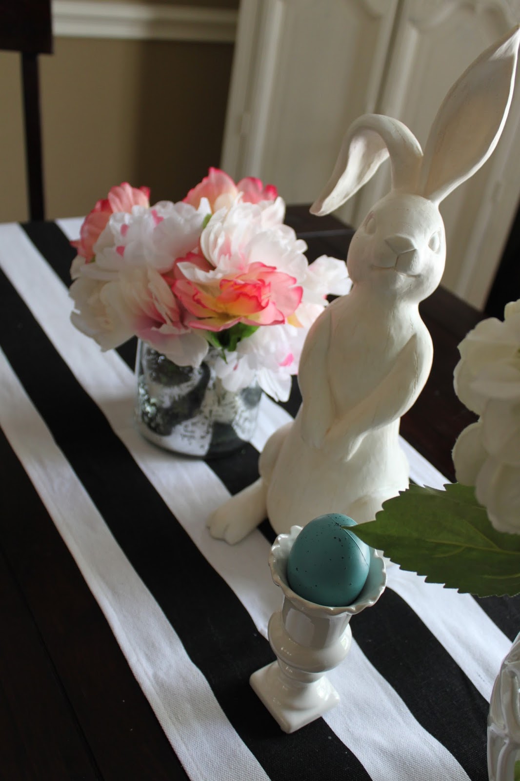 Crafty Texas Girls: Modern Easter Decor