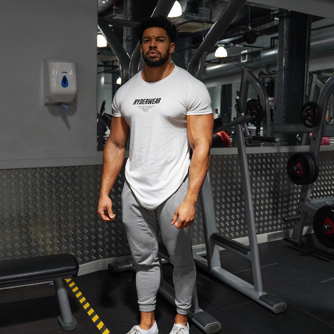 Occupation, Career : Arran Arogundade is a Bodybuilder.