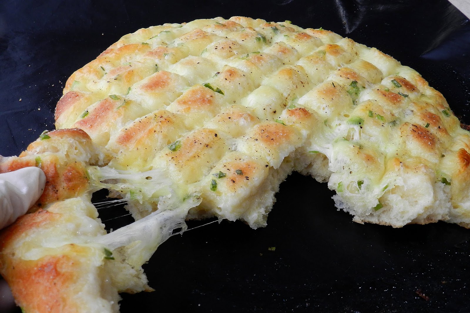 The New Vision Of Happiness: Garlic Mozzarella Bread - Delicious!