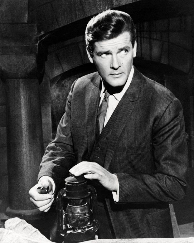 50 Handsome Photos of Legendary James Bond Star Roger Moore From ...