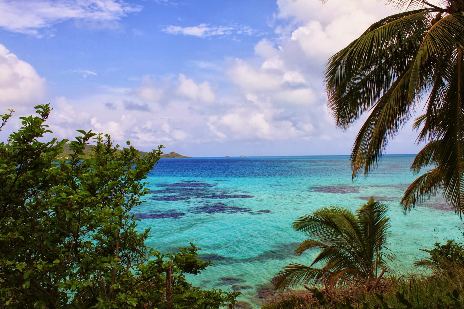 OUTROS DESTINOS: CAYO CANGREJO. PARQUE NACIONAL MC BEAN LAGOON.