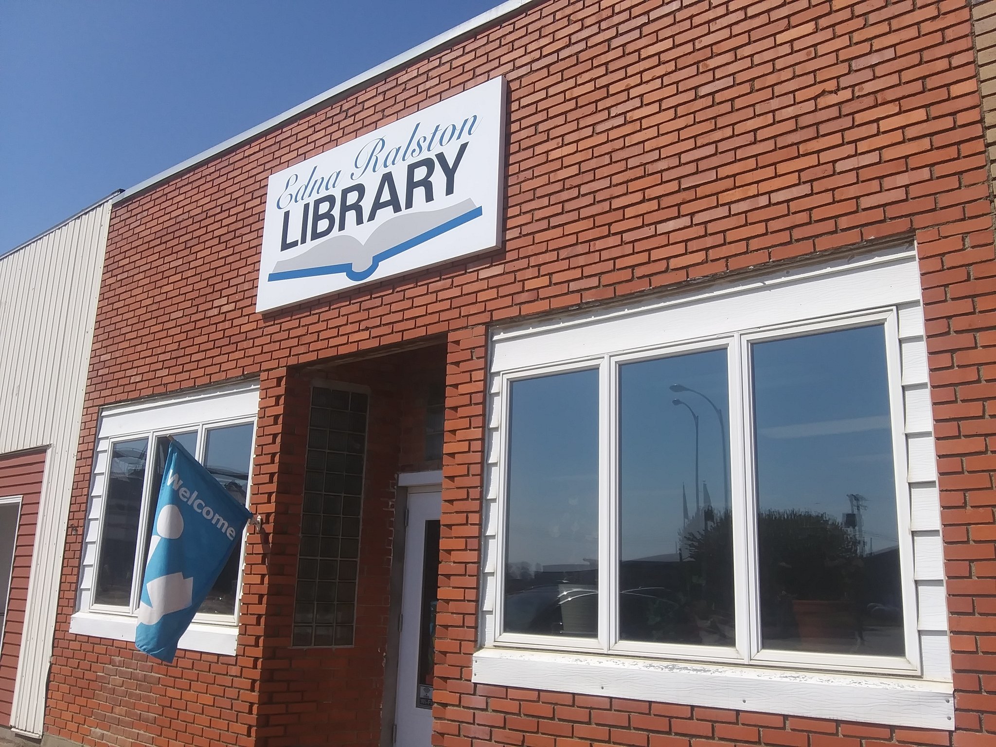 Hilda and Richie: Hilda and Richie Library Tour Part 1