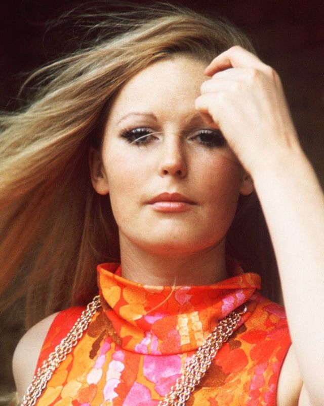35 Fabulous Photos of Veronica Carlson in the 1960s and ’70s ~ Vintage ...