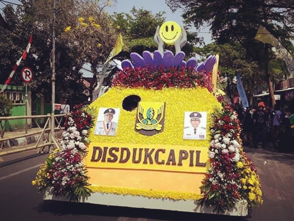 Saber Sukabumi: DISDUKCAPIL, Tampilkan Lambang Pelayanan “SENYUM UNTUK ...