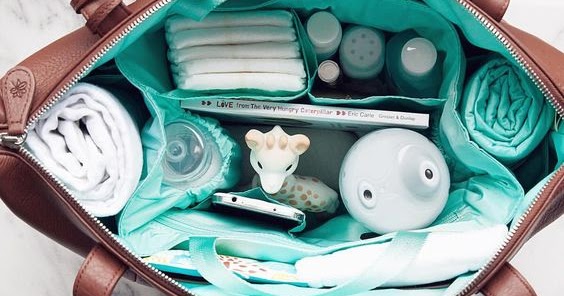 10 Benda Wajib Di Dalam Tas Bayi