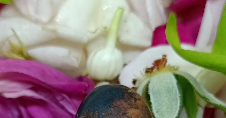 MUSTIKA NIKAH JIN ~ Jimat Azimat | Batu Mustika Geliga | Keris Pusaka ...