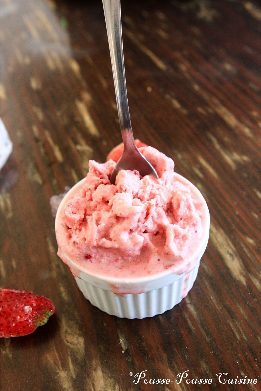 Pousse-Pousse Cuisine: Yaourt glacé à la fraise