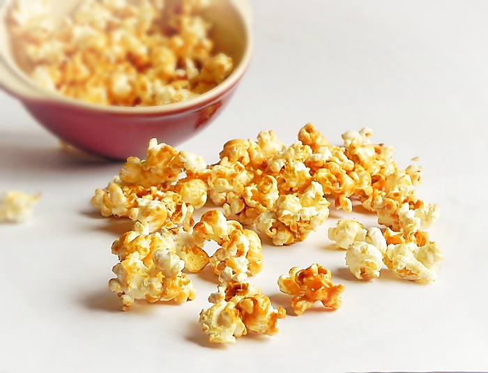 Popcorn cu caramel - Dulciuri fel de fel