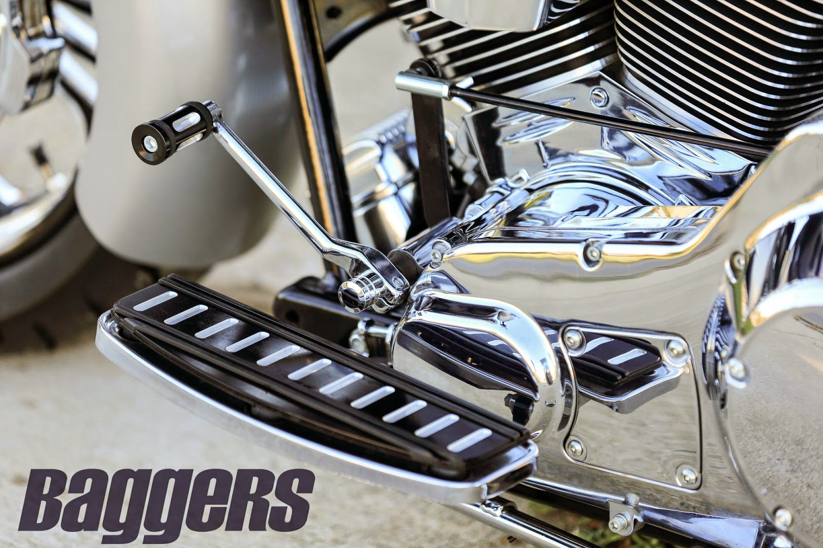 Racing Cafè: Harley Road King 2004 by Native Custom Baggers