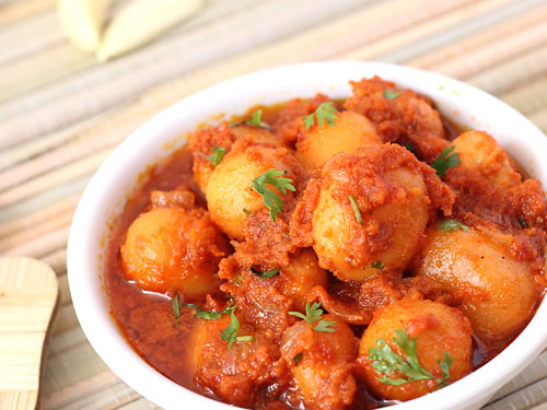 Lasaniya Batata (spicy baby potatoes with garlic) - Ahmedabad Food Blog