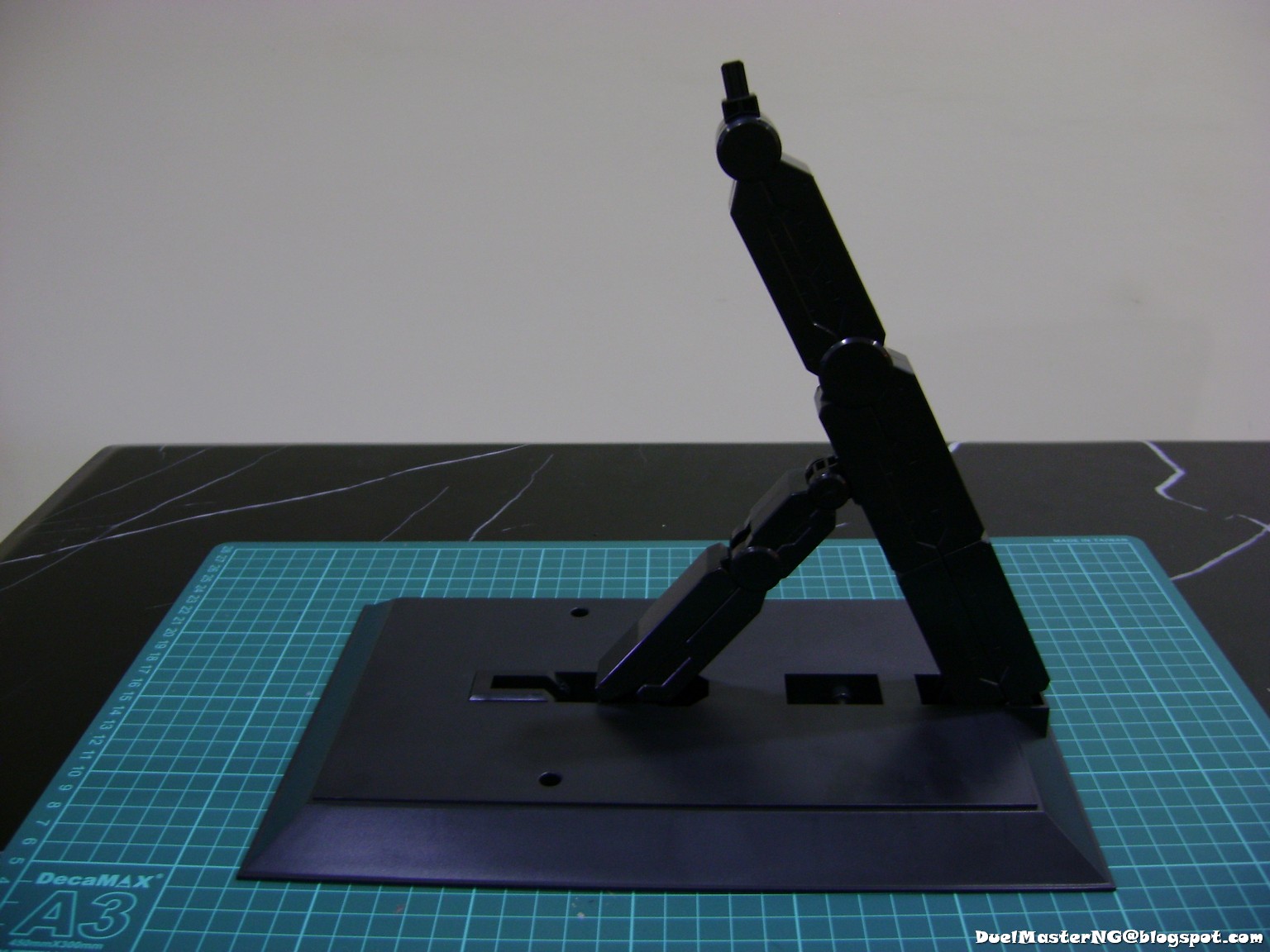 DuelMasterNG Gunpla: Universal PG Action Stand