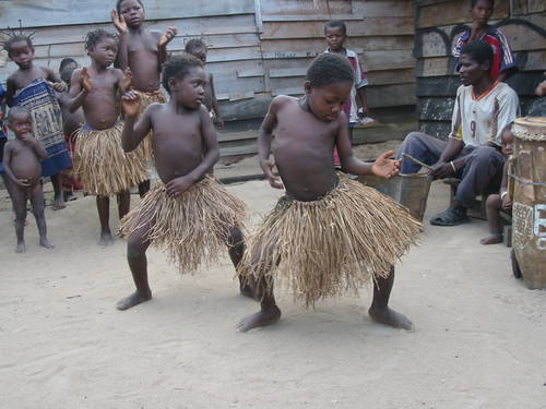 Pygmy Nation's Lifestyle| Congo forest| Survival knowledge 2020| Wild ...