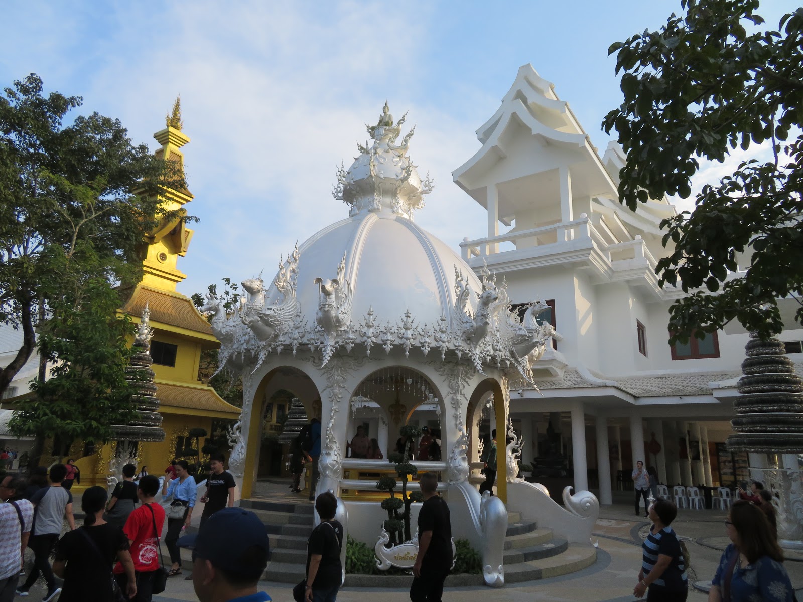 Kee Hua Chee Live!: WHITE TEMPLE OR WAT RONG KHUN IN CHIANGMAI ...