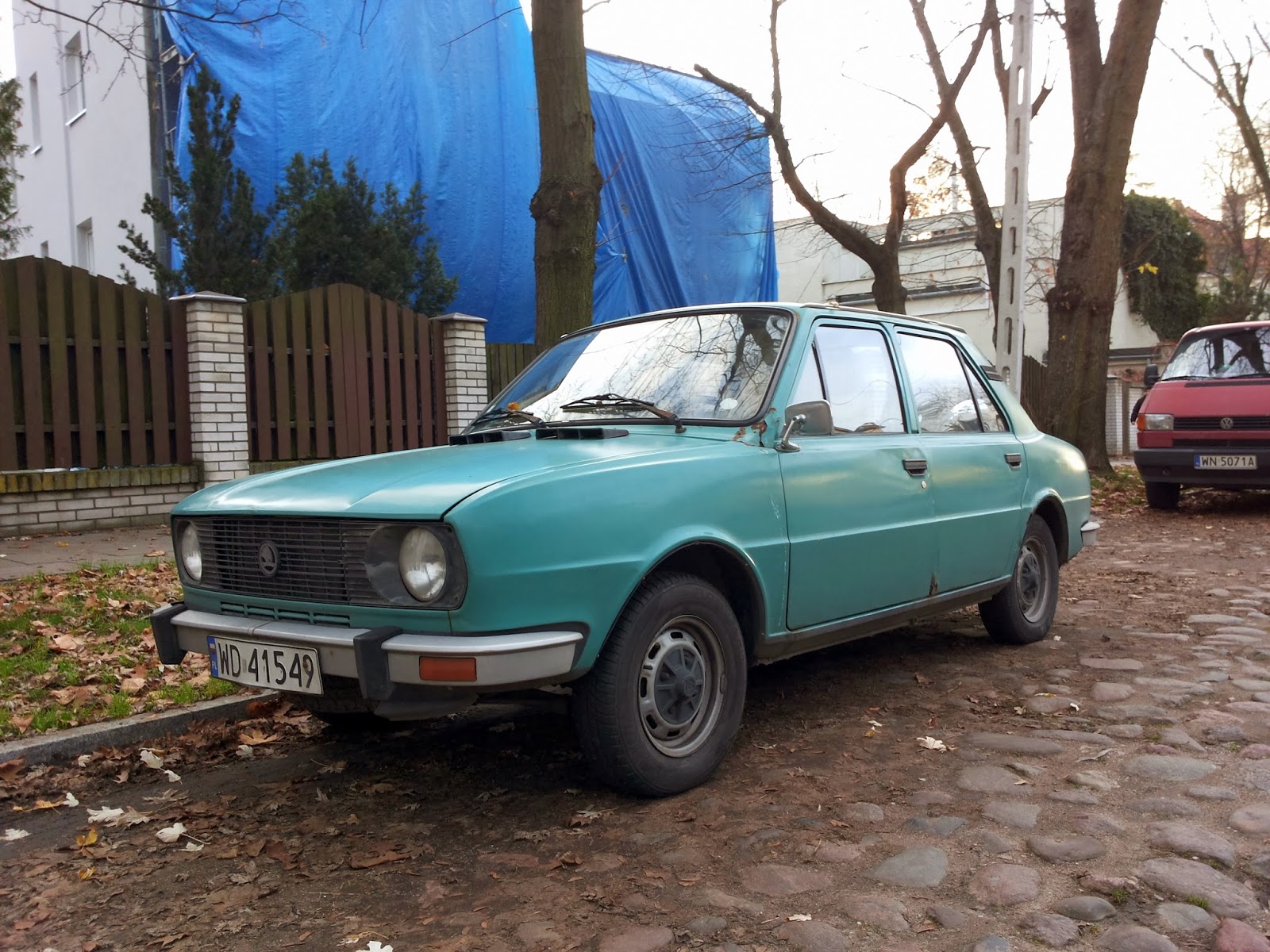 Old Parked Cars Warsaw: 1977 Skoda 105 S