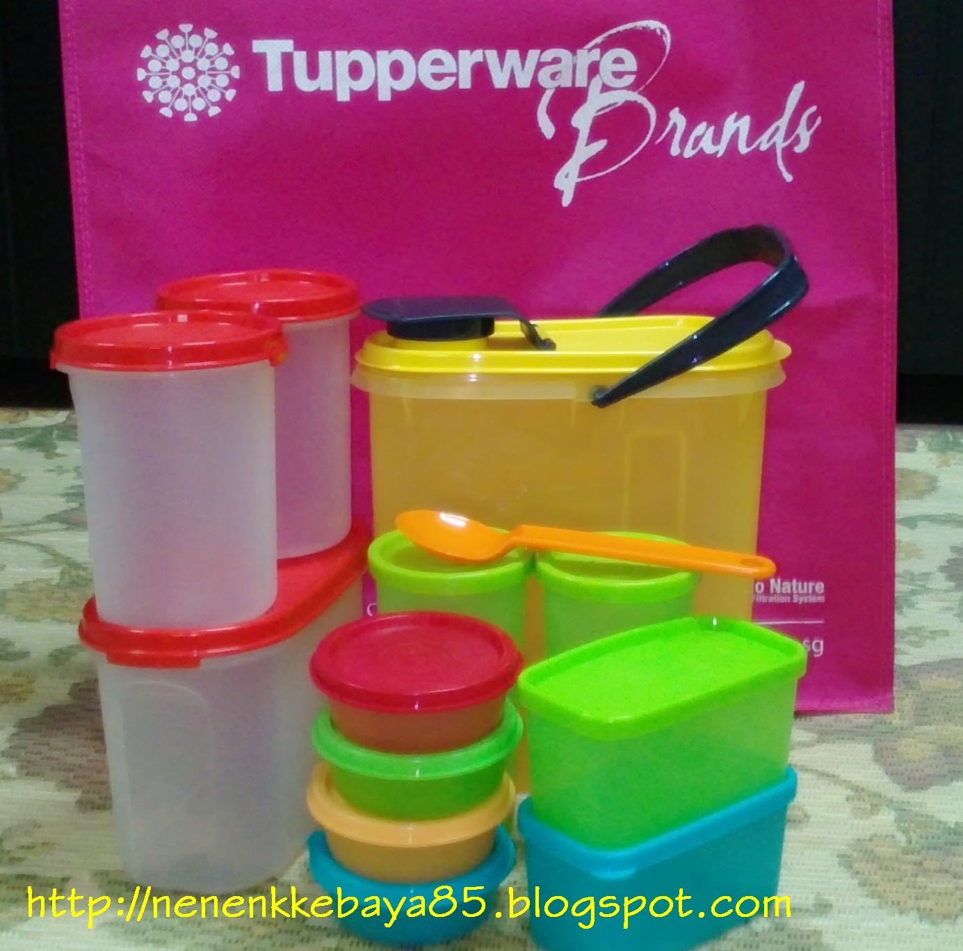 Coretan Rasa Nenek Kebaya: Ada apa dengan TUPPERWRE BRANDS???