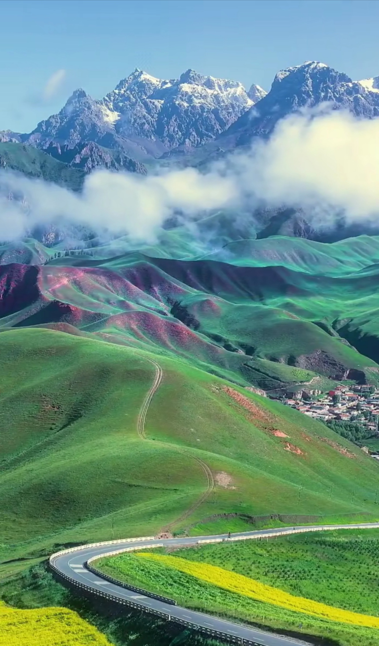 16Travel photograph landscape of magnificent mountains