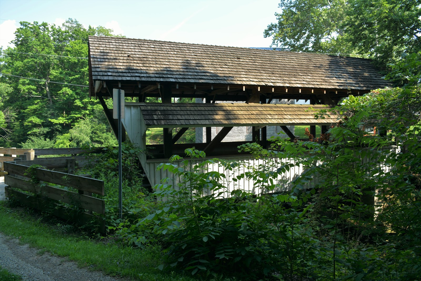 COVERED BRIDGES IN OHIO +: ROCK MILL COVERED BRIDGE - WESLEY CHAPEL, OHIO