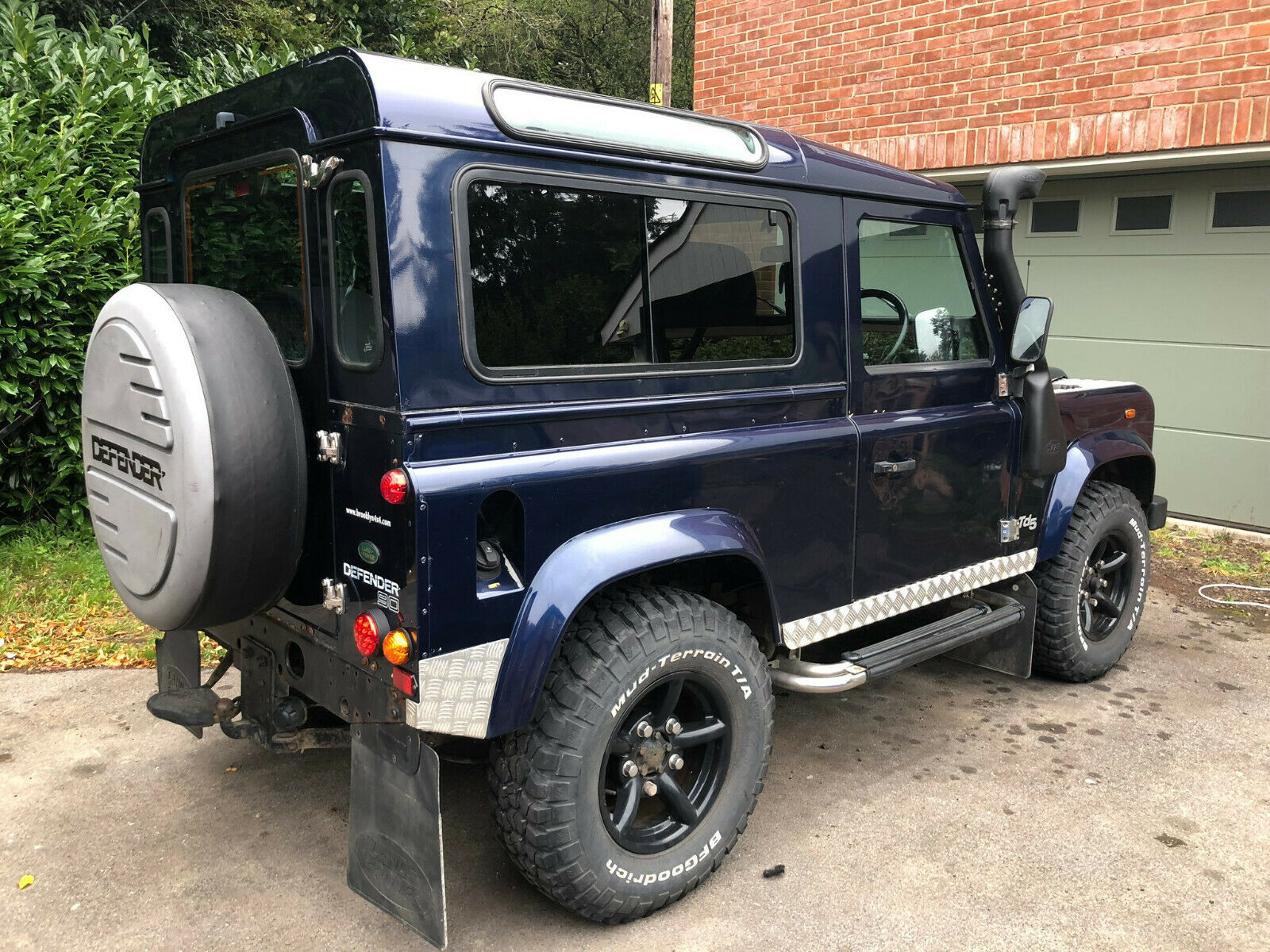Landrover Defender: Land Rover Defender (2002) TD5 County Station Wagon ...