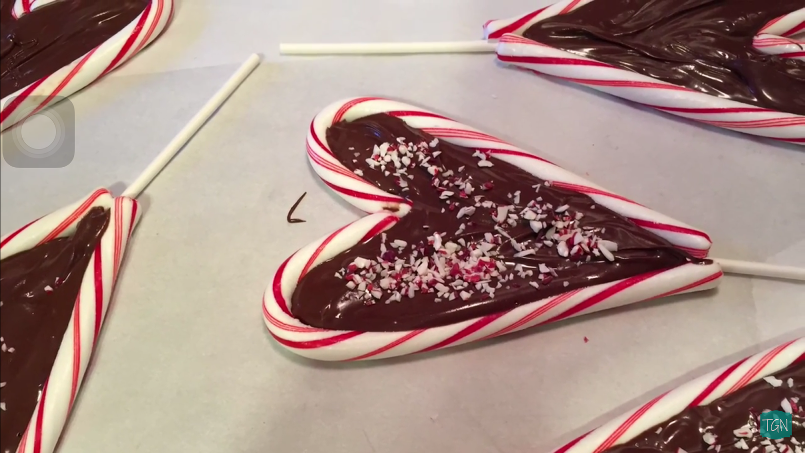 Chocolate Heart Candy Cane Pops! | Christmas Holiday DIY