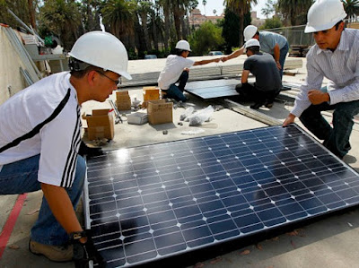 everblue™ : KIT DE ILUMINACIÓN SOLAR 145W