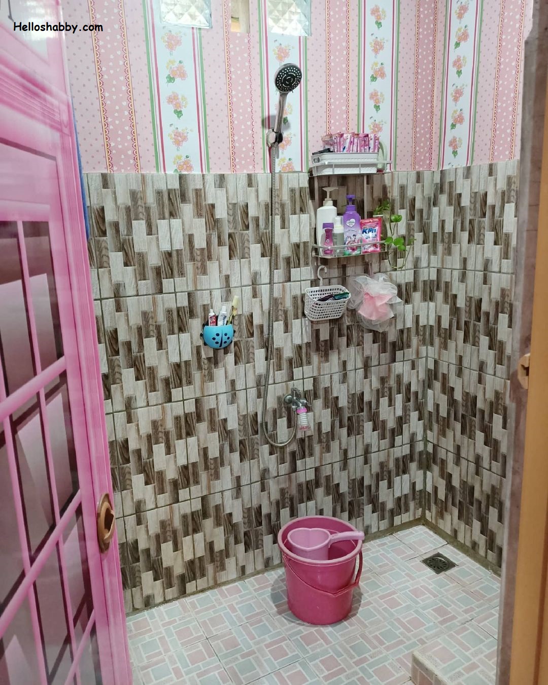 Ide Kamar Mandi Ukuran 1 5 X 2 Meter Pakai Shower Bikin Segar ide-kamar-mandi-ukuran-1-5-x-2-meter-pakai-shower-bikin-segar