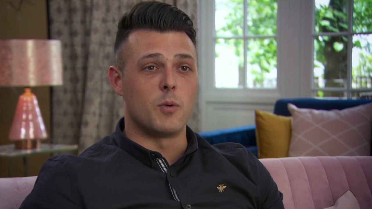 ausCAPS: Lewis Ellis shirtless in The Apprentice UK 15-11 "The Final Five"