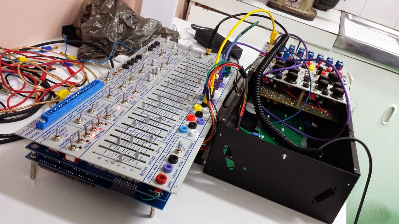 JonDent - Exploring Electronic Music: Buchla Case - 16U