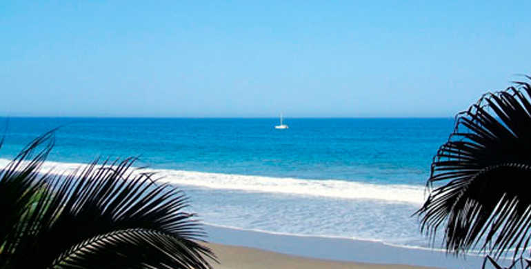 Le Moniq Voyage: Zorritos, Tumbes - Perú