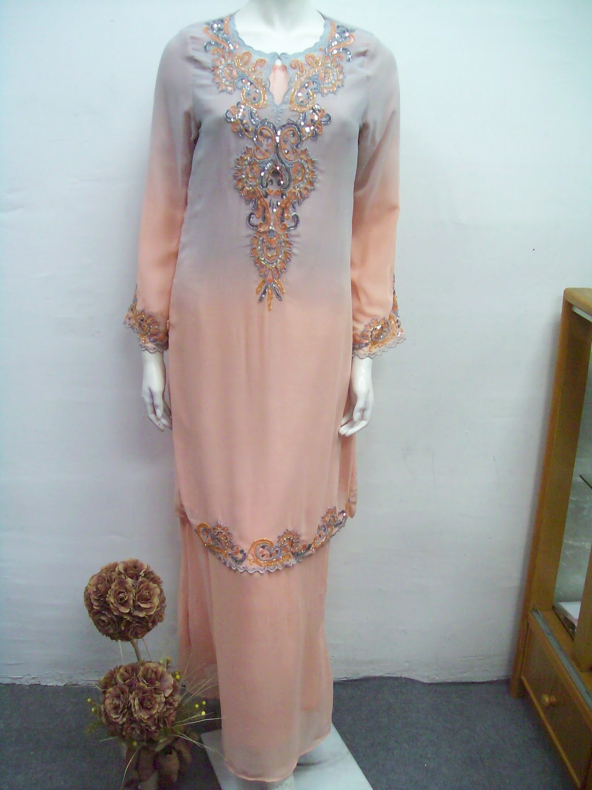 Butik Anggun Pesona: Kurung Moden