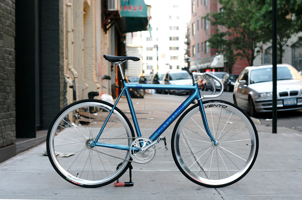 .: BLUE FIXIE