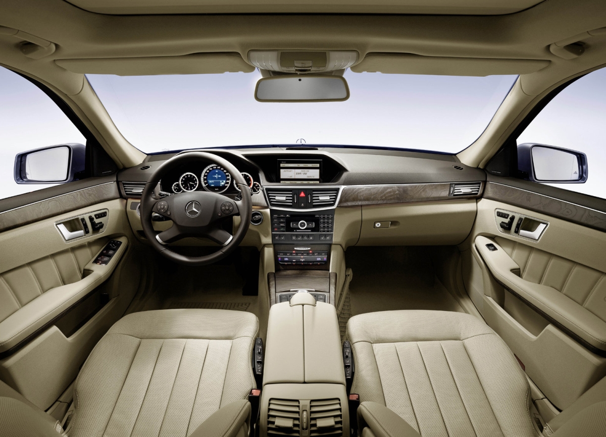 ENSAIO: Mercedes E 250 CGI BlueEFFICIENCY - COCKPIT AUTOMÓVEL