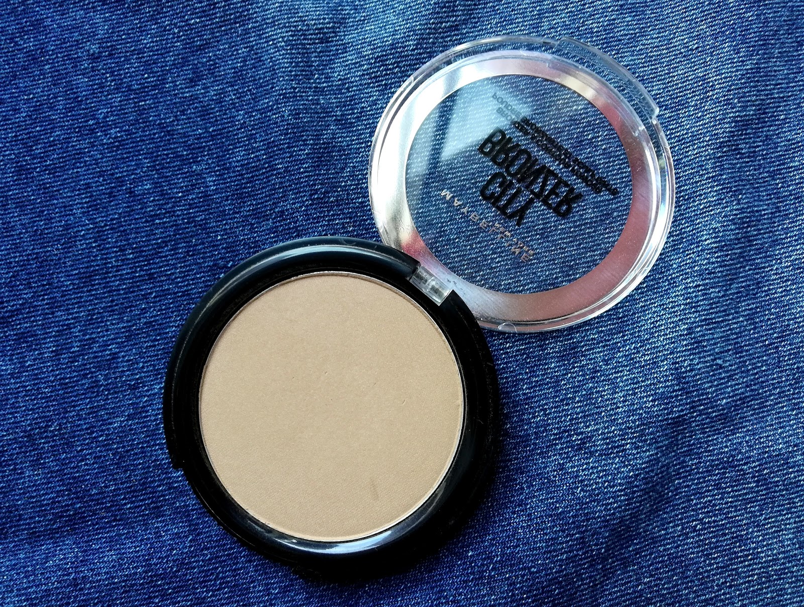 Le nouveau CITY BRONZER de MAYBELLINE, une poudre à la fois sculptante ...