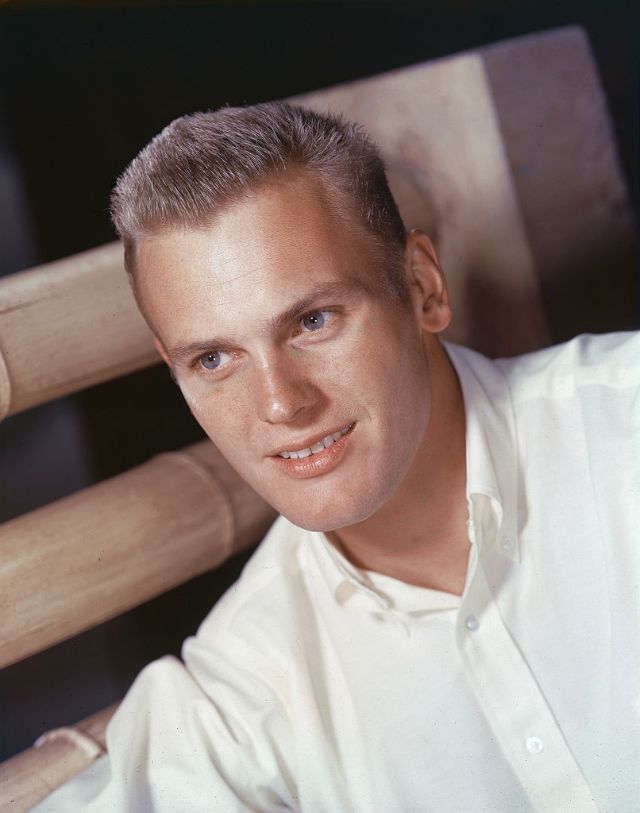 Heartthrob of the ‘50s: A Look Back at a Young and Handsome Tab Hunter ...