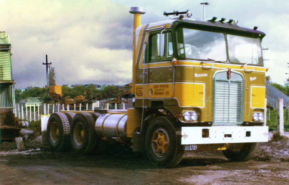 transpress nz: 1974 Kenworth cab-over