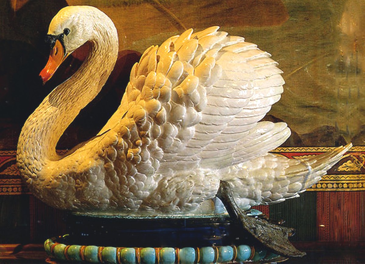 Antique Style: King Ludwig's Meissen Swan