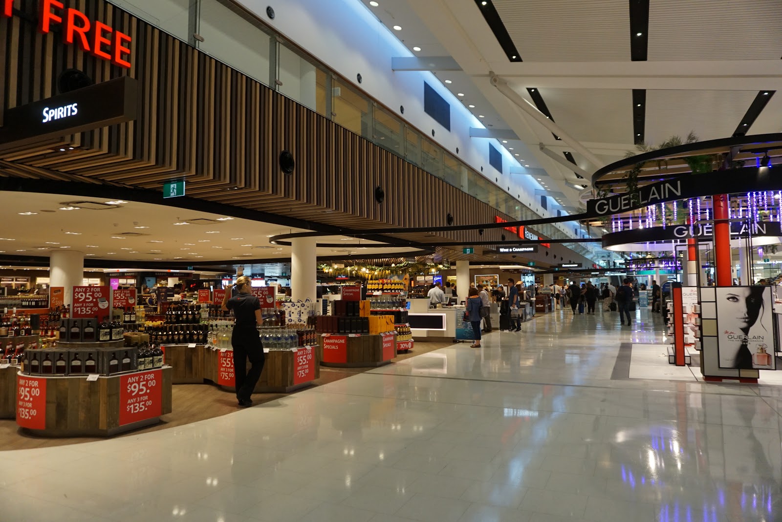 Zephyrous Travels: [Airline Review] - Qantas (QF6) / (QF81) - Economy ...