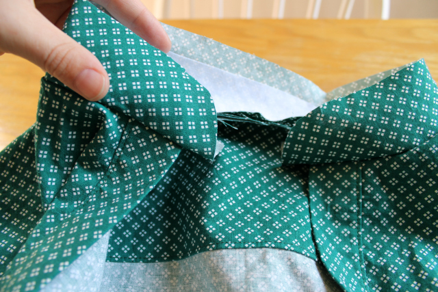 four square walls: sewing a collar: a different order