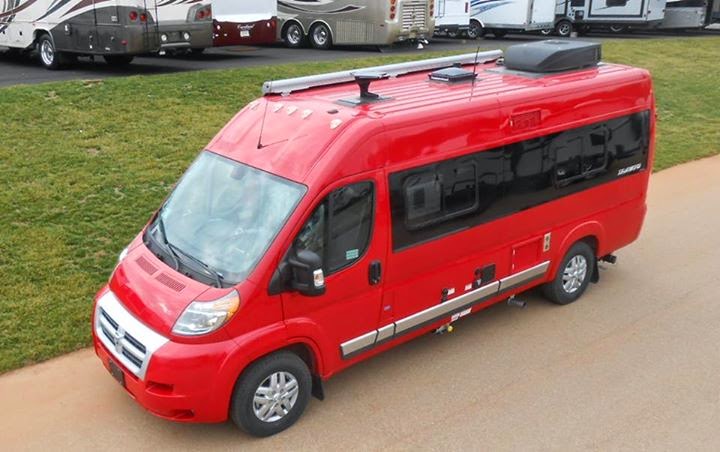 Bob Ledford's Adventure Motorhomes: RED Winnebago Touring Coach - TRAVATO